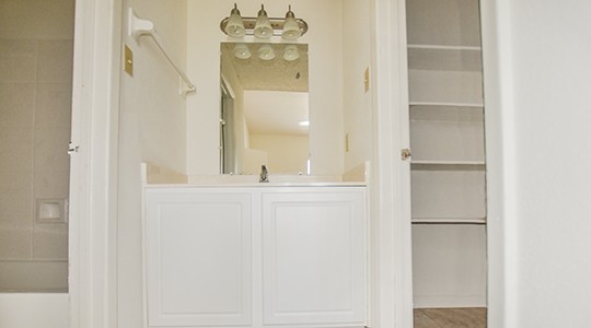 Surf Rider Apartments in Metairie, LA - 1 & 2 Bedroom Apartments For ...